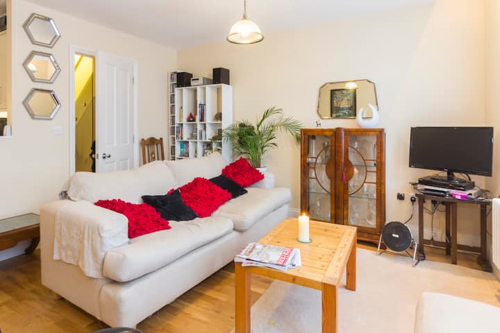 Lovely Flat With 2 Double Bedrooms - Swiss Cottage - London