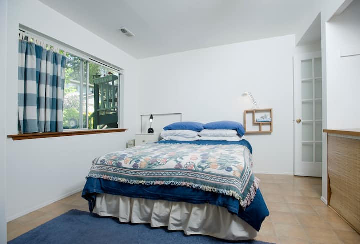 Ne Seattle Artist Treehouse Suite! - Shoreline, WA