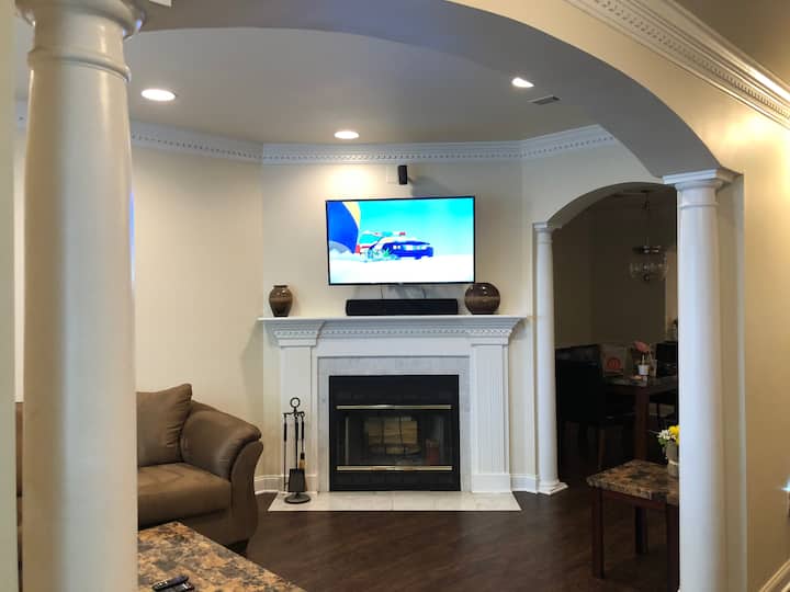 Newly Renovated Capitol Hill  3br/2.5ba Smart Home - Washington, D.C.