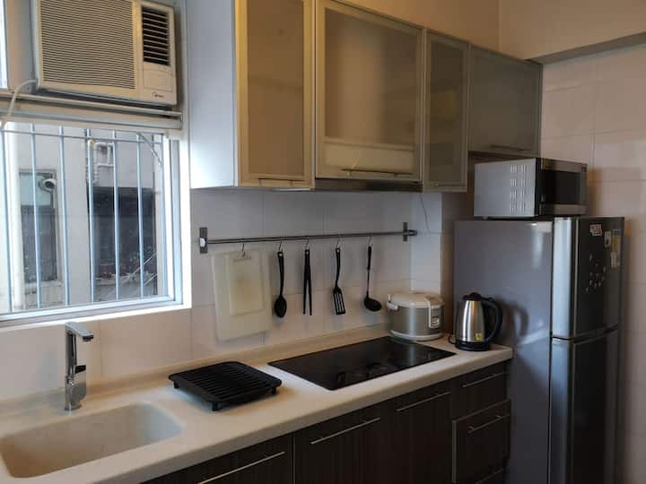 2 Br In Catchick Street, Hong Kong - Hong Kong