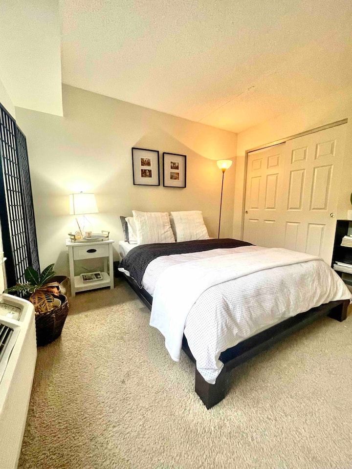 Cozy Room By The Hudson River - 