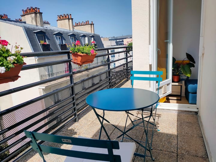 Charming Studio With A Balcony - France