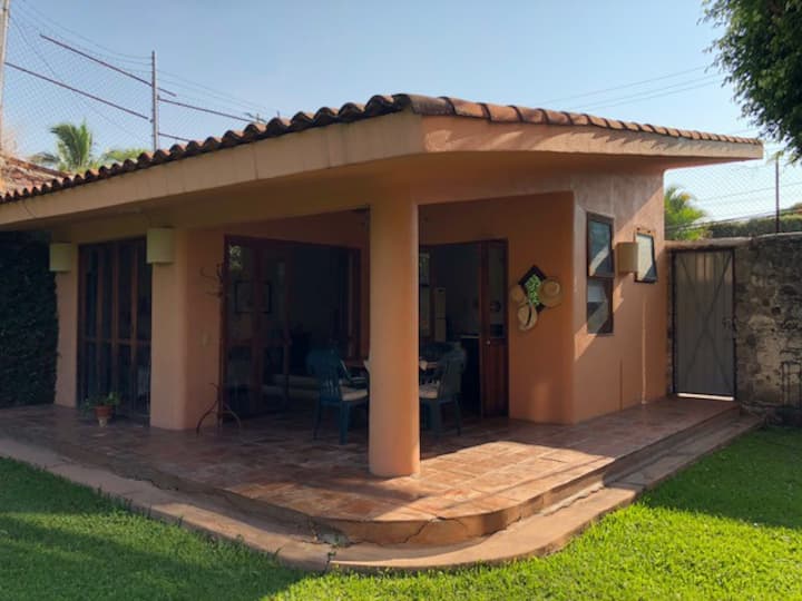 Bungalow En Jardín, Cómodo Y Seguro. - Cuernavaca