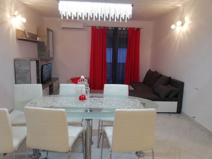 Family Apartment 4+2 With Free Wifi And Bbq - Rovinj