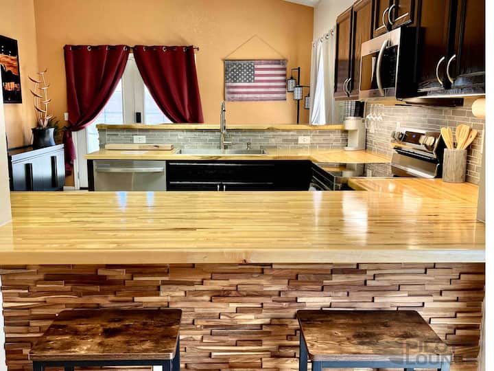 Pilot's Lounge - 3bd/2ba Modern, Aviation, Rustic - Tucson