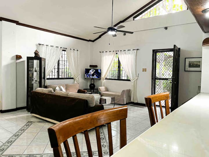 Sandrise Guest Home - Olongapo