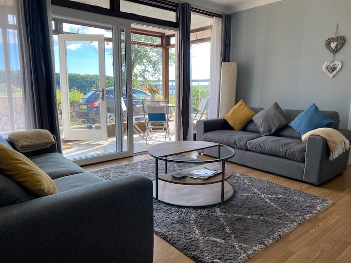 Spacious Apartment, Stunning View Of The Harbour - Freshwater East