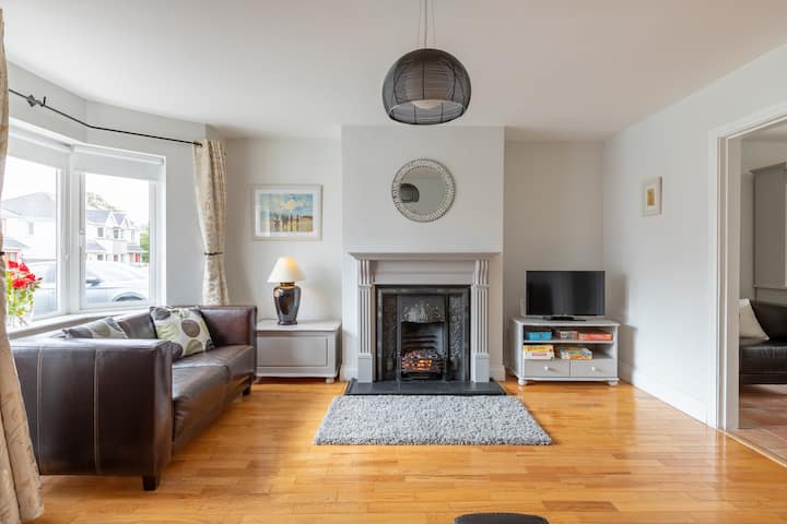 Close To Town, Comfortable 3 Bedroom Property - Kenmare