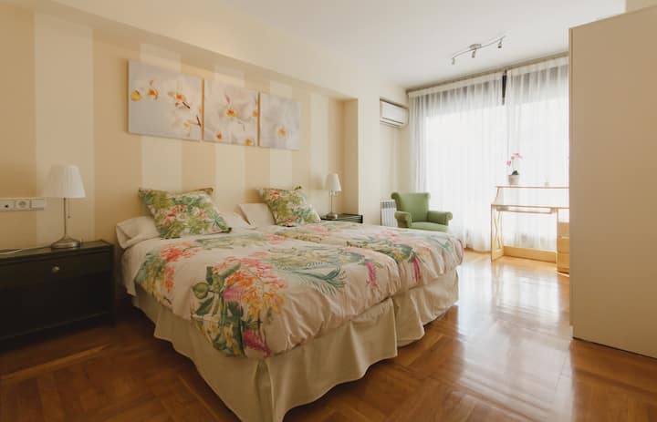 Centrally Located. Parking.large Private Patio - Albolote