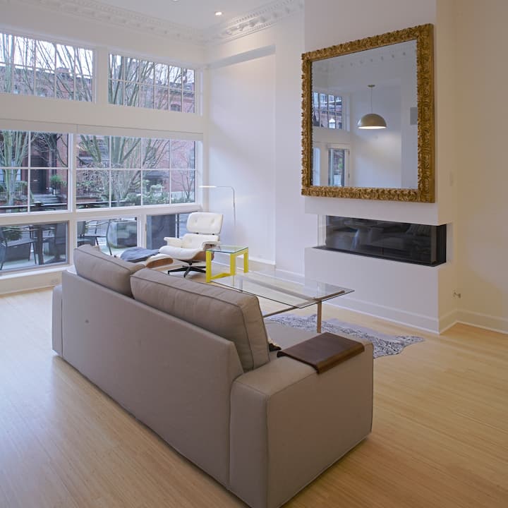 Big, Bright Contemporary In A Historic Train Station - Portland, OR