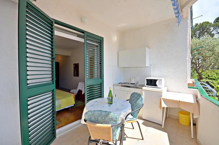 Brela Beaches Wait For Your Feet B - Brela