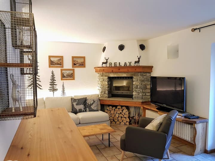 Courmayeur, Appartamento In Tipico Borgo Alpino - Courmayeur