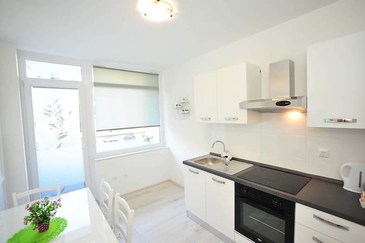 Apartment Zora - Near Old Town - Zadar
