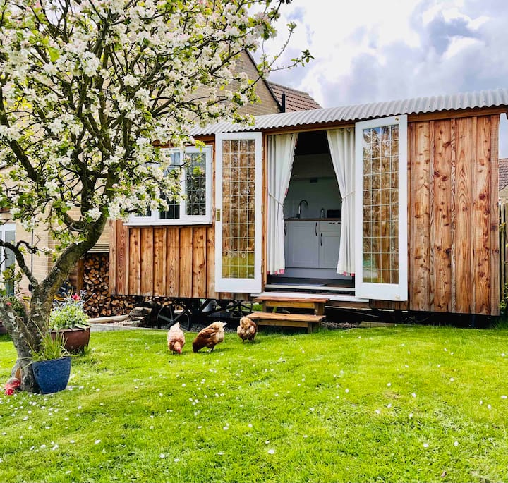 Shepherd’s Hut With Private Use Luxury Hot Tub - Dorchester