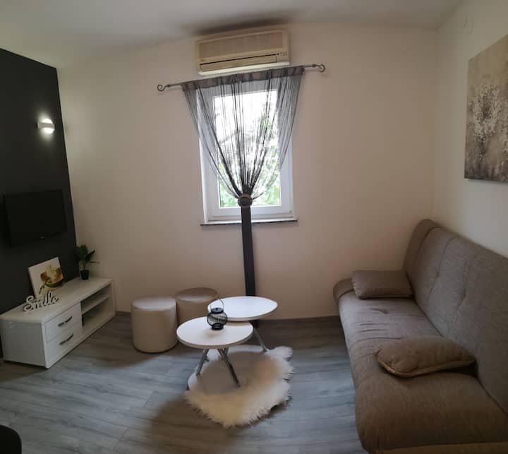 Vesna Apartment In Center On Novalja - Novalja