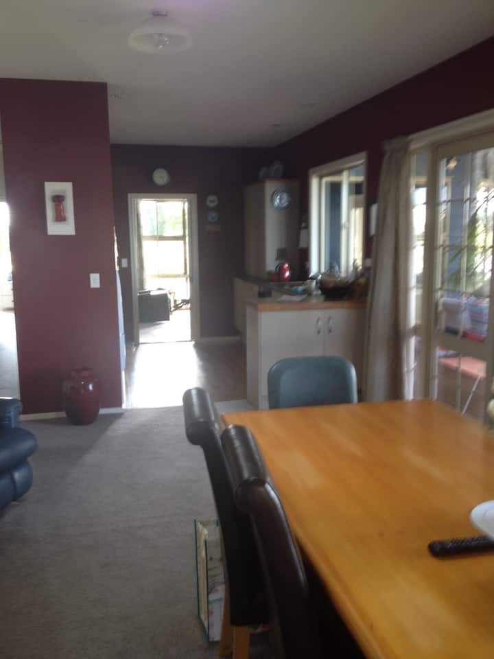 Halston Hall Is In A Country Lakeside Setting - Ashburton