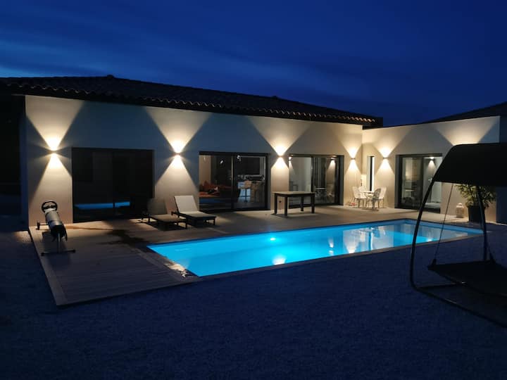 Villa Contemporaine Avec Piscine Privée - Nîmes