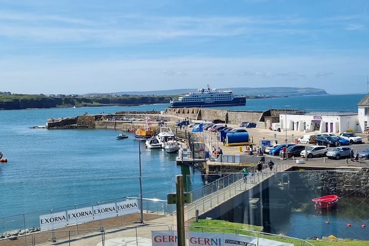 Sea View, Top Floor Apartment - Portrush