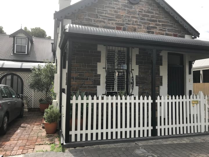 ‘Cottage On Richmond’ In Unique Location - Stirling, SA, Australia
