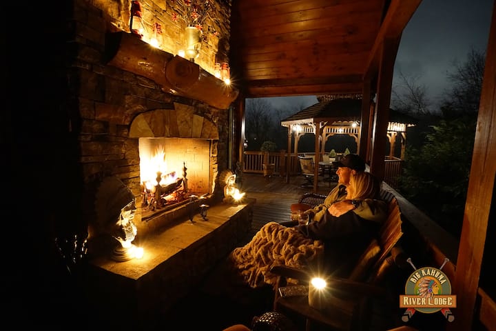 Luxury Lodge 375 Ft On Toccoa River! - Blue Ridge, GA