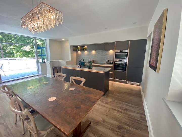 Luxury City Centre Mews - Unrivalled Location - Cardiff