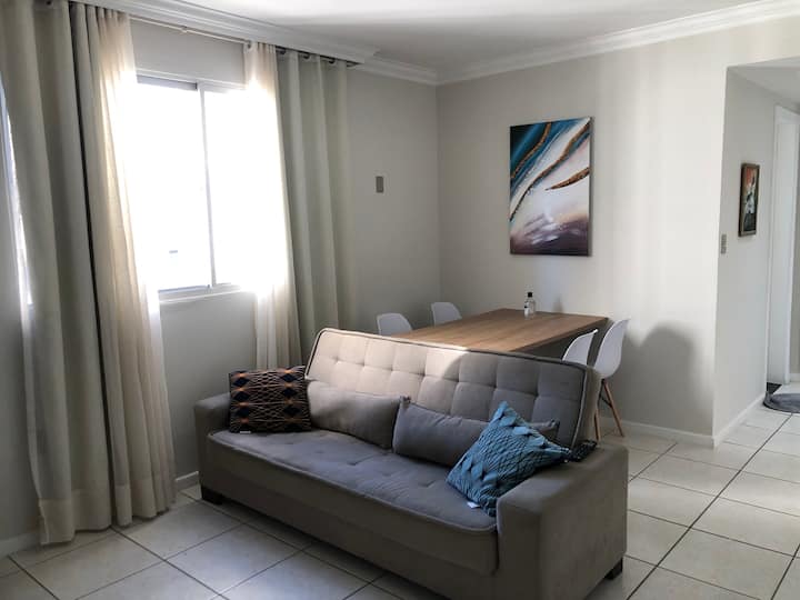 1 Dormitório No Calçadão Com Vista Mar Sem Garagem - Balneário Camboriú