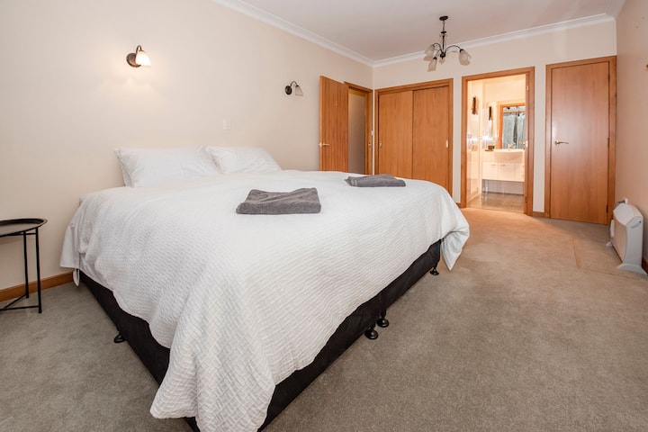 Ensuite Room In Spacious House - Invercargill