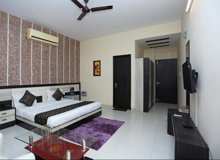 Manesar Holiday Rentals & Homes - Manesar, Gurugram, India | Airbnb