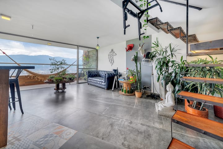 Design Award 2 Story Flat, Amazing Views, Zen Deco - Envigado