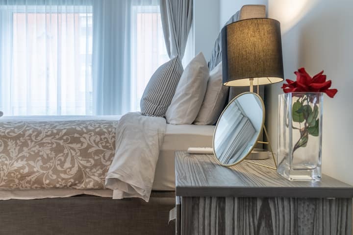 Deluxe Suite Downtown | Walk To Old-port - Montreal