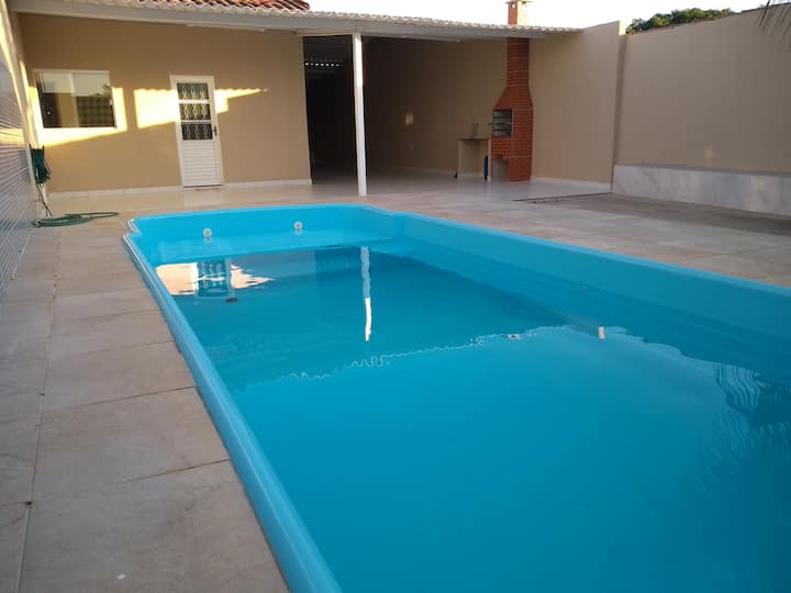 Casa Aluguel/piscina Aquecida/extensa áRea Ext. 4q - Uberlândia