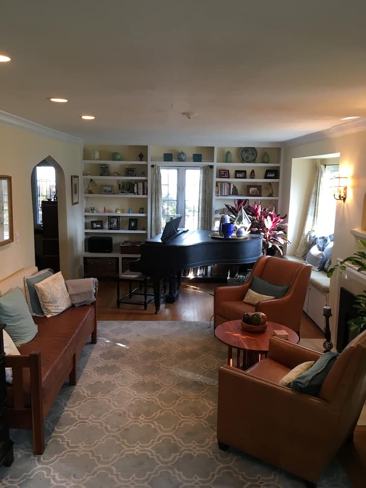 4 Bedroom 3.5 Bath Home-walkable To The Big House - Ann Arbor, MI