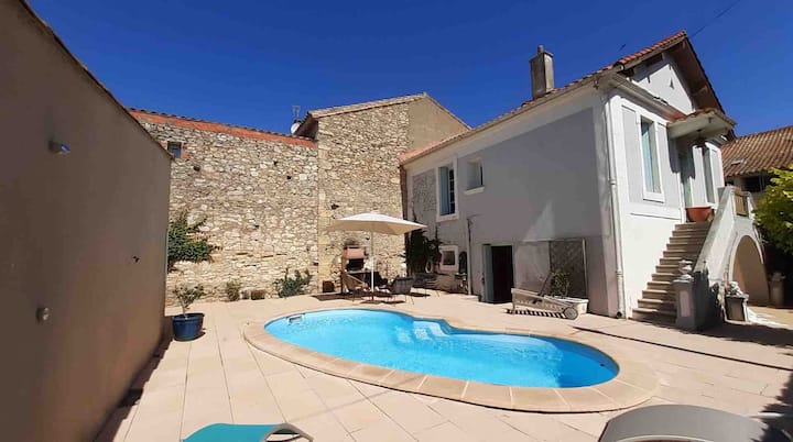 Maison Des Années 20 Avec Piscine - Narbona