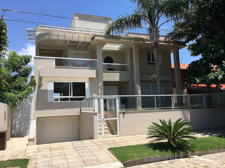 Casa Maravilhosa Frente Ao Mar / Praia Da Daniela - フロリアノポリス