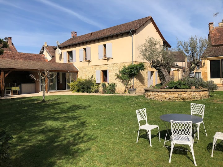 Gîte De Charme Typique Périgourdin Avec Jardin - Montignac