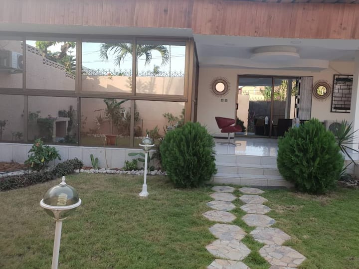 Villa Luxueuse Zone 4 Rue Paul Langevin - Abidjan