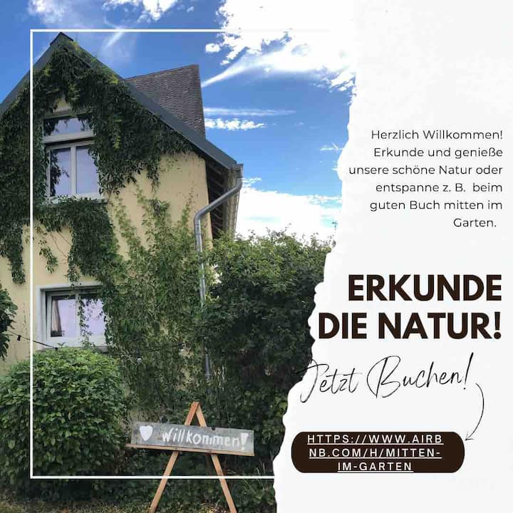 Mitten Im Garten - Hahn