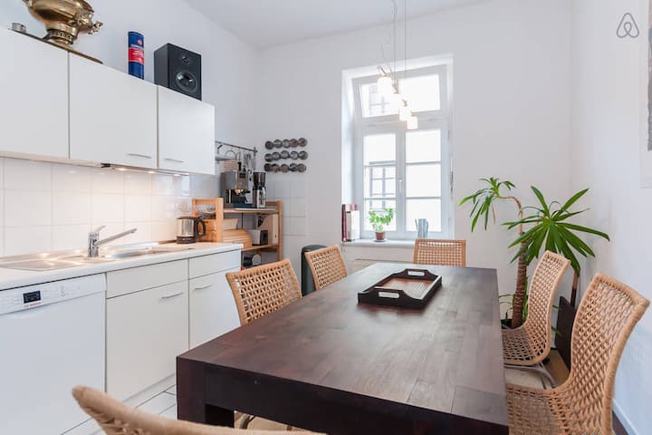 Charming, Quiet Apartment In Central Location - Munich