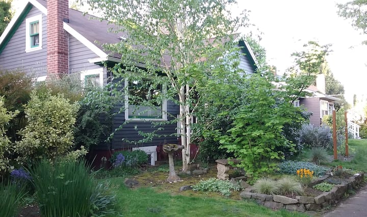 Fully Private Suite W. A Superhost +Alberta Arts! - Portland, OR