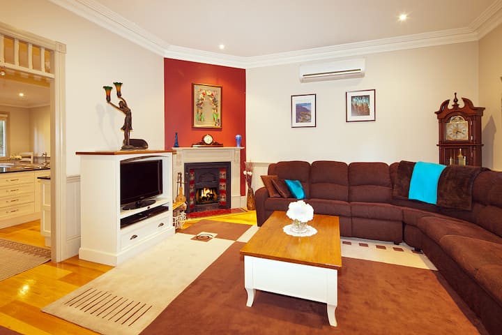 Brantwood Cottage Luxury Accommodation Blackheath - Blackheath, NSW, Australia