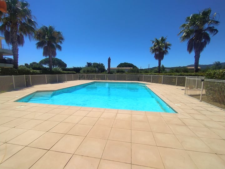 Charmant Appartement En Résidence Avec Piscine - Sanary-sur-Mer