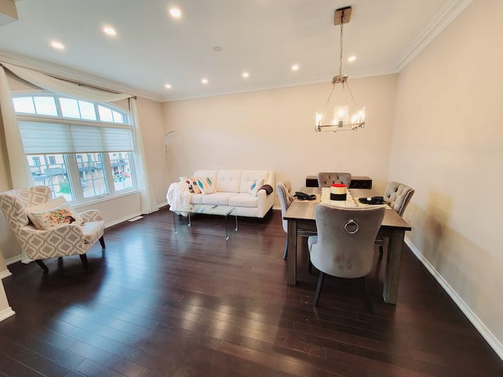 Cozy Private Room - Ajax