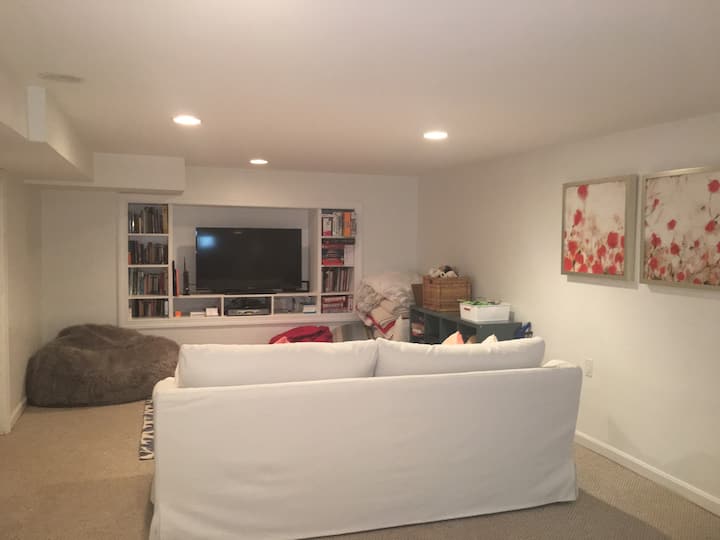 Light, Bright And Comfortable! No Cleaning Fee! - Annapolis, MD