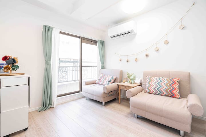 岚Arashi西新宿  西新宿五丁目5分钟，新宿车站步行15分钟。42平一室一厅，宜2-4人最大6人 - 渋谷区