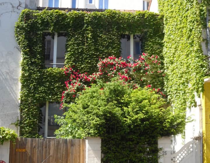 Maison Avec Jardin Dans Paris - Parigi