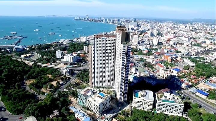 Unixx Sea View Living And Bedroom (B&w) - Jomtien