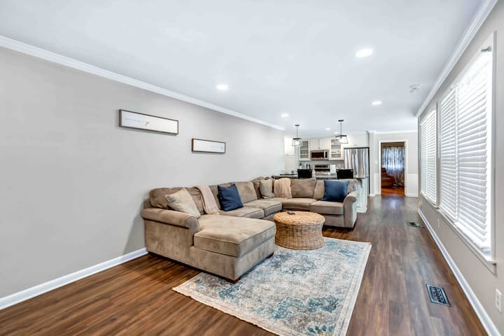 Family Friendly Home In The Center Of Huntsville - ハンツビル, AL