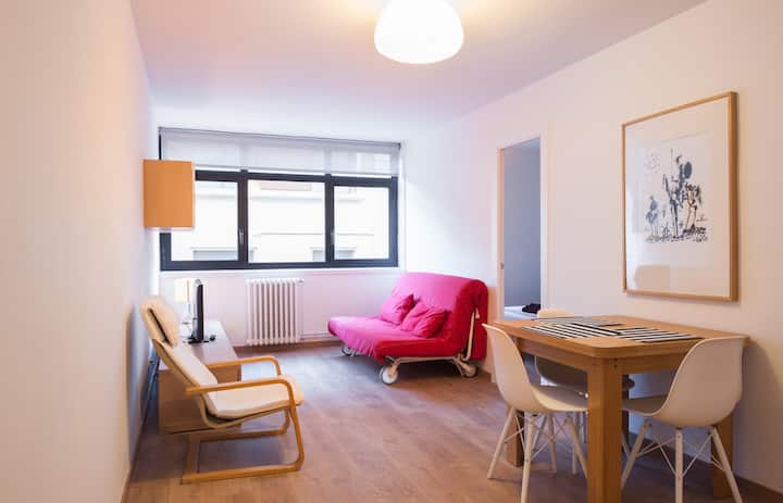 Acogedor Apto. Con 2 Habitaciones (C) Sin Aire Ac. - Barcelone