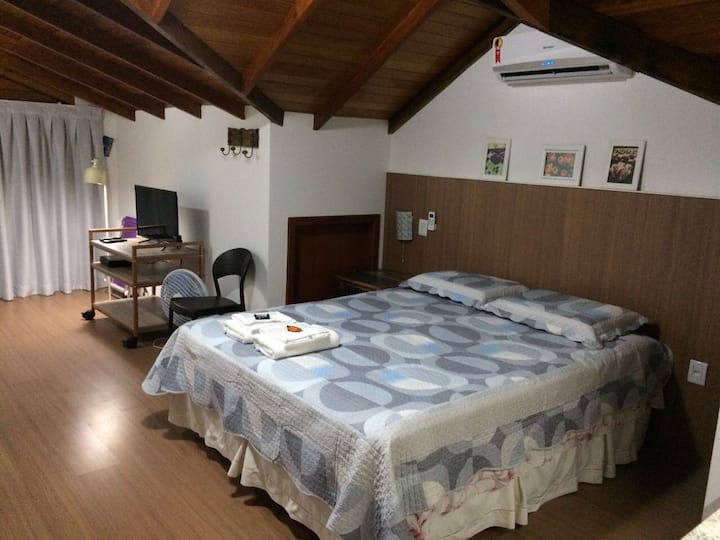 Loft Para Casal+ 2 Crianças - Bombinhas