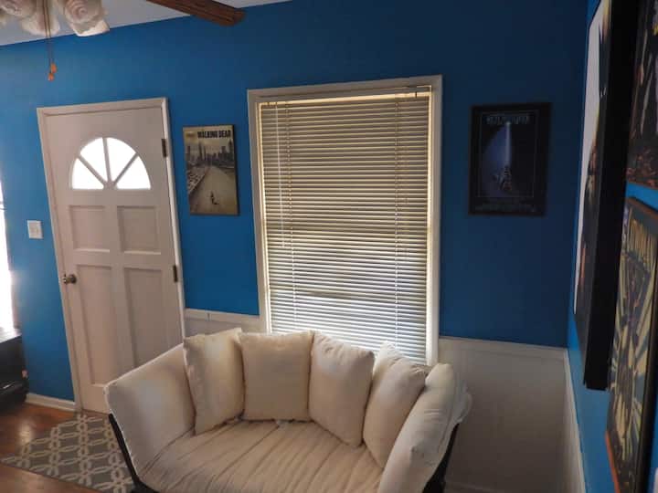 The Music Room - Cozy Room - Long Beach, CA